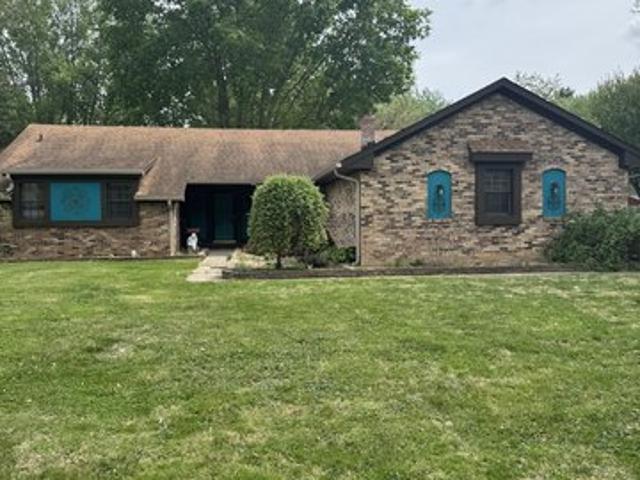 715 Leisure Ln, Greenwood, IN 46142