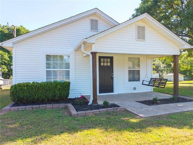 715 Maple Shade Rd, Alma, AR 72921