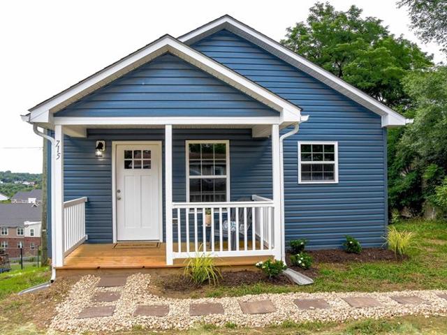 715 Mineola St, Staunton, VA 24401