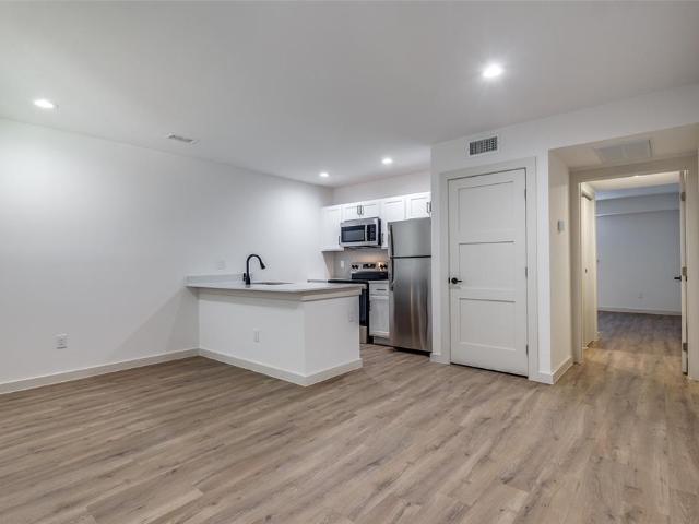 715 N Lancaster Ave, Unit 210, Dallas, TX 75203 | MLS #21187