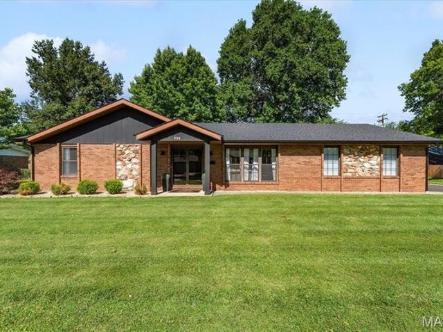 715 N Lincoln Ave, O'Fallon, IL 62269