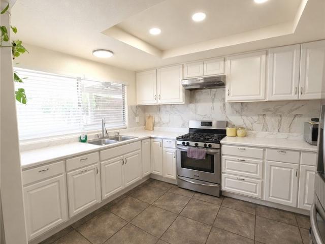 715 N Sutter