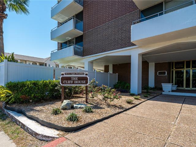 715 S Upper Broadway, Unit 202, Corpus Christi, TX 78401 | MLS #466332