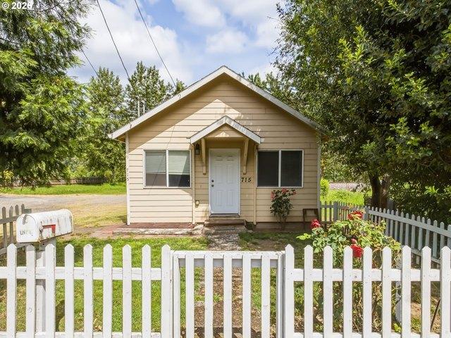 715 S McLoughlin Blvd, Oregon City, OR 97045