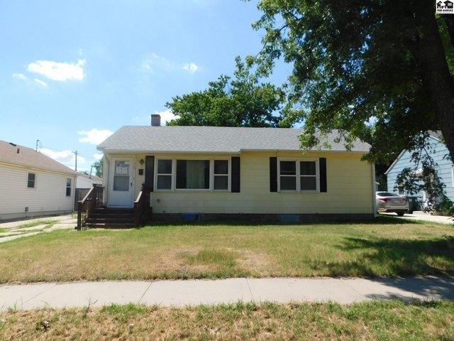 715 S Purdy Ave, Lyons, KS 67554