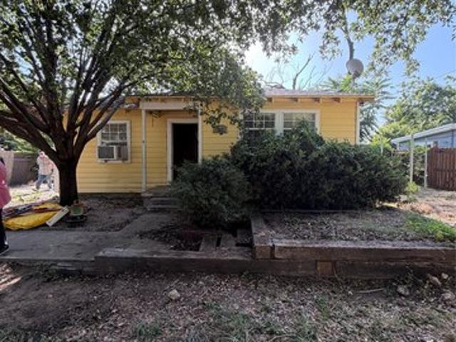715 Scott Dr, Arlington, TX 76012