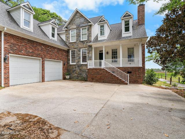 715 Shoreline Drive W