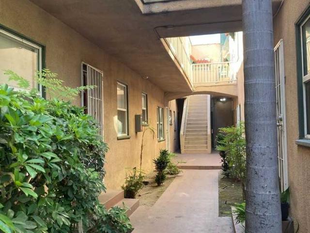 715 Studio Apartment for Rent at 715 E 5th St, Long Beach, CA 90802 Downtown Long Beach