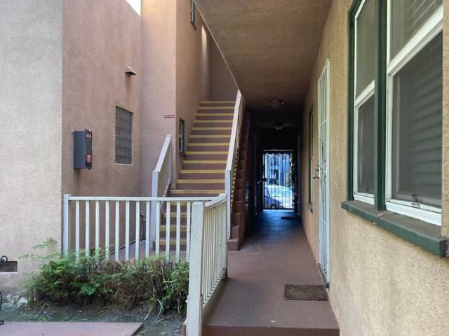 715 Studio Apartment for Rent at 715 E 5th St, Long Beach, CA 90802 Downtown Long Beach