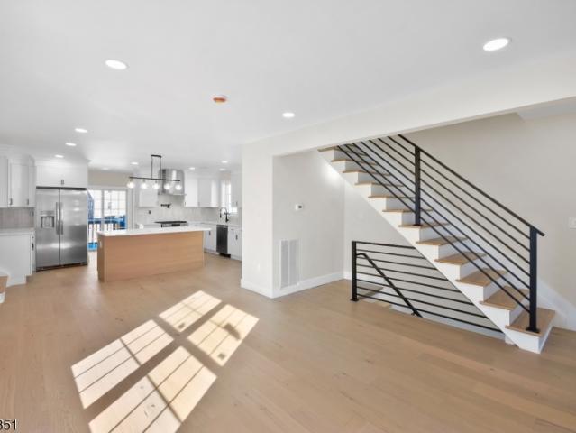 715 Stuyvesant Ave