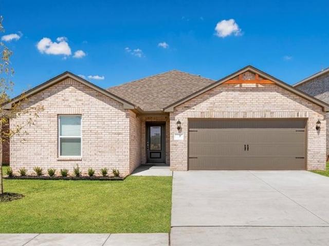 715 Sunny St, Tuttle, OK 73089