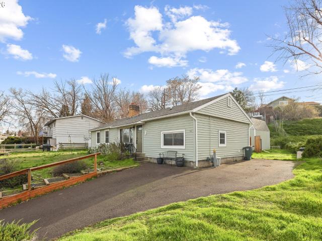 715 SW 27TH ST