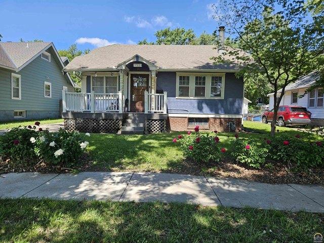 715 SW College Ave, Topeka, KS 66606