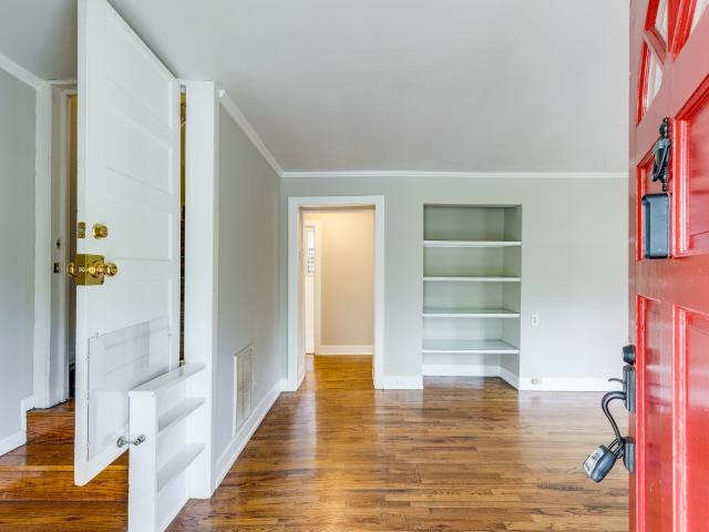 715 Park Cir