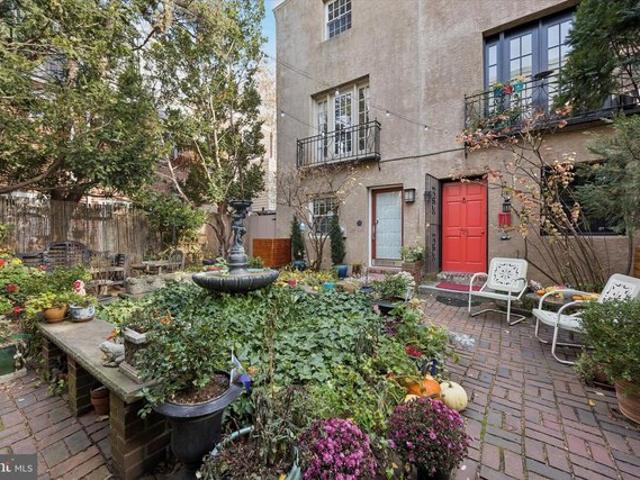 715 Rodman St, Philadelphia, PA 19147