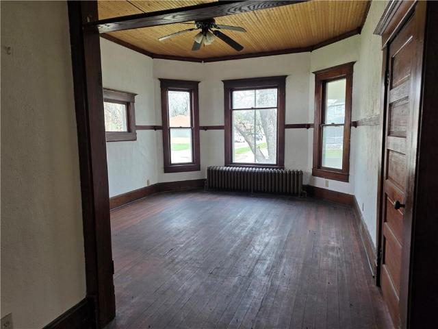 715 W 4th St, Cameron, MO 64429 | MLS #2613