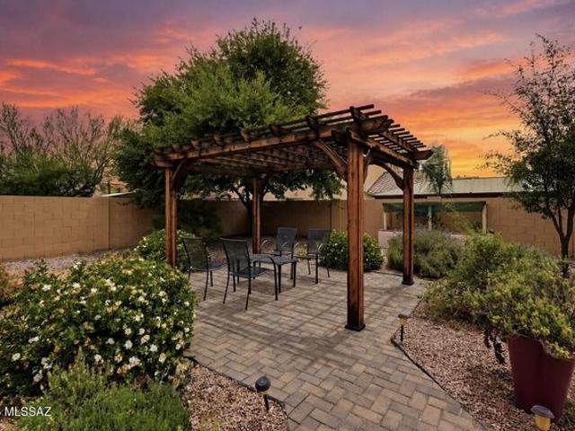 715 W Camino Curvitas, Sahuarita, AZ 85629