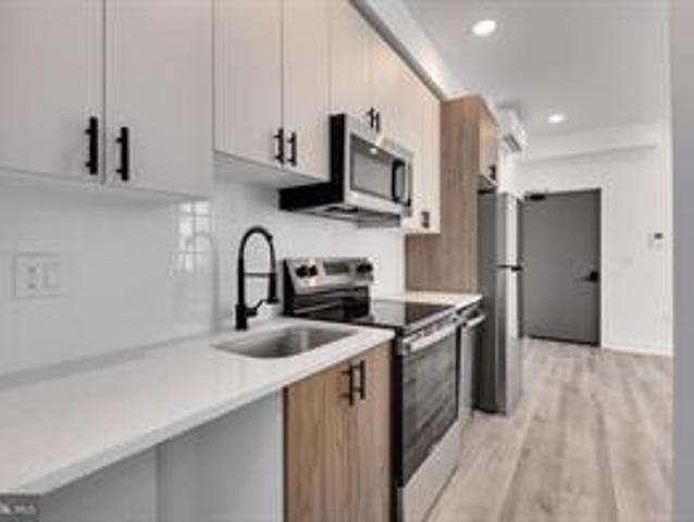 715 W Cumberland St #1