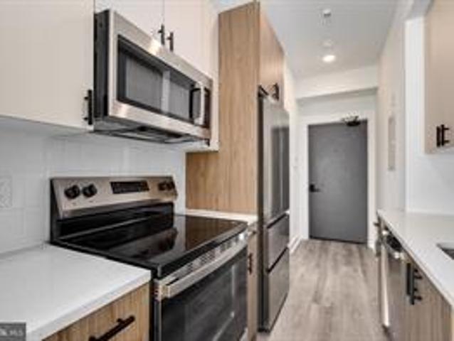 715 W Cumberland St #10