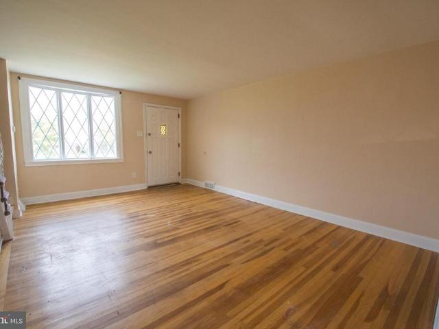 715 W Oakwood Drive