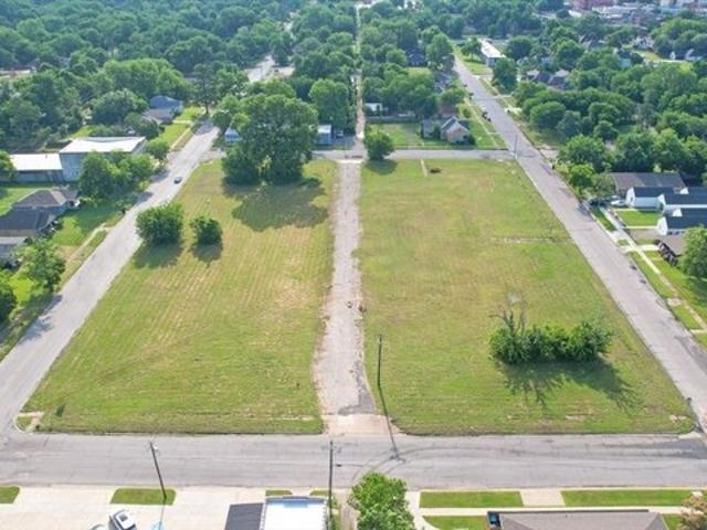 715 W Sears St, Denison, TX 75020