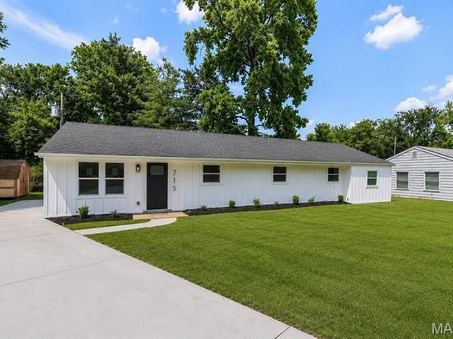 715 Westchester Ct, Kirkwood, MO 63122