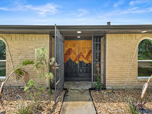 715 Whippoorwill Dr