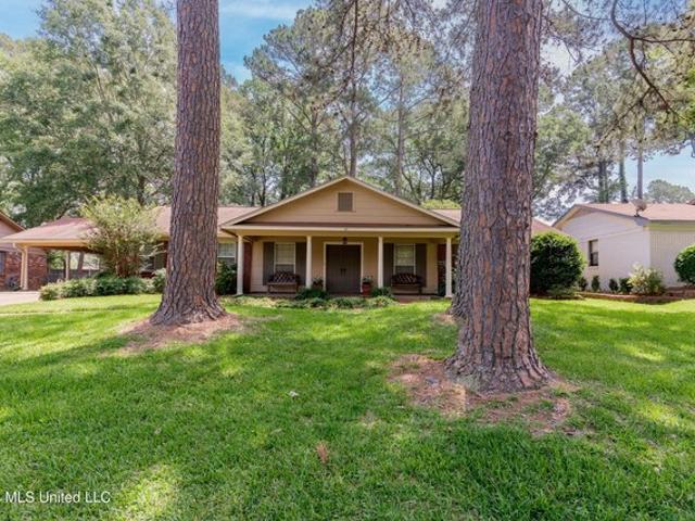715 Tanglewood Dr, Clinton, MS 39056