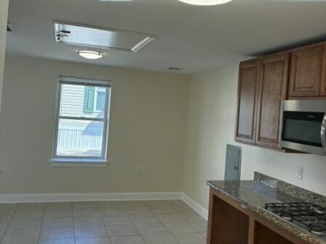 715 Union Avenue Unit 10