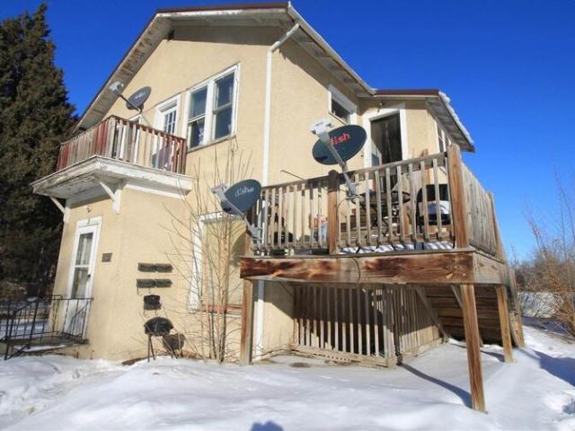 715 Valley St SE, Minot, ND 58701