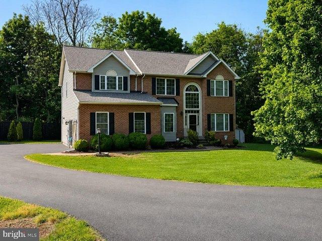 7164 N Crest Ct, Warrenton, VA 20187