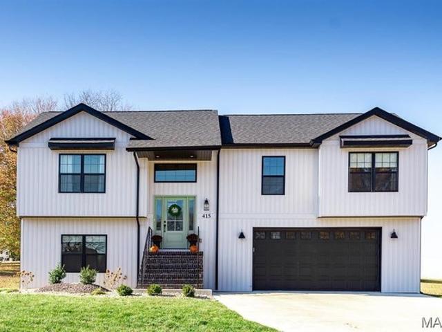 7164 Saint James Rd SE, Edwardsville, IL 62025