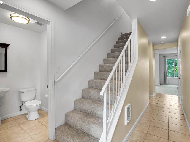 7165 sw sagert st # 103