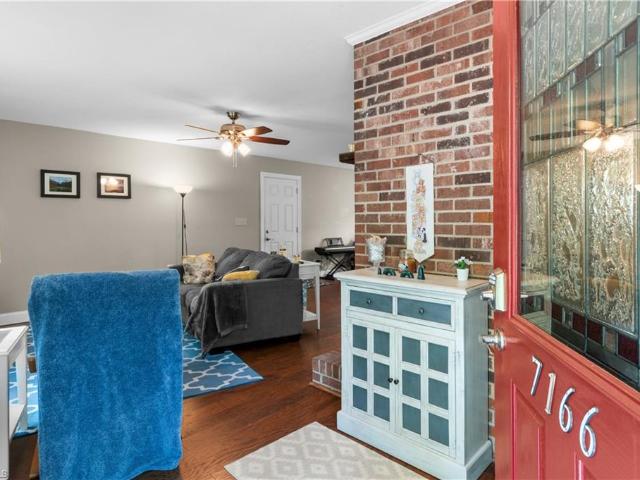 7166 Mantlewood Lane
