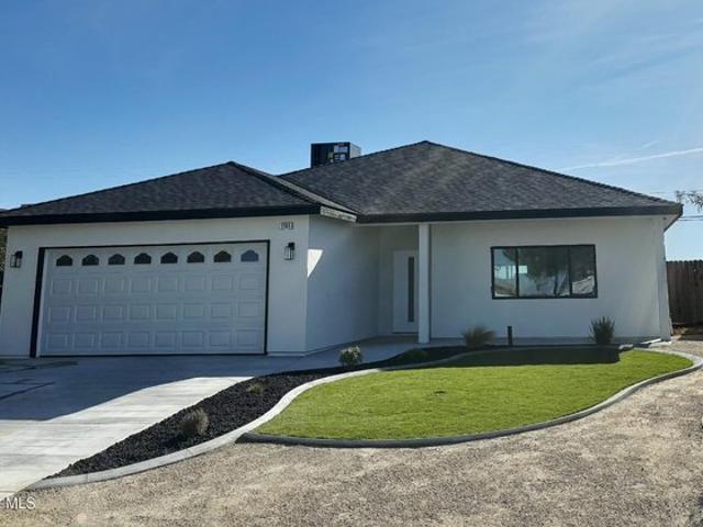 7166 California City Blvd, California City, CA 93505