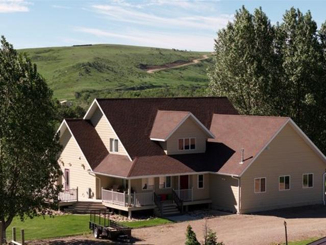 7167 US Highway 89, Belt, MT 59412