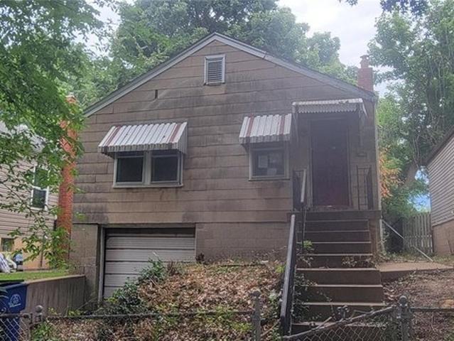 7161 Lindenwood Pl, Saint Louis, MO 63109