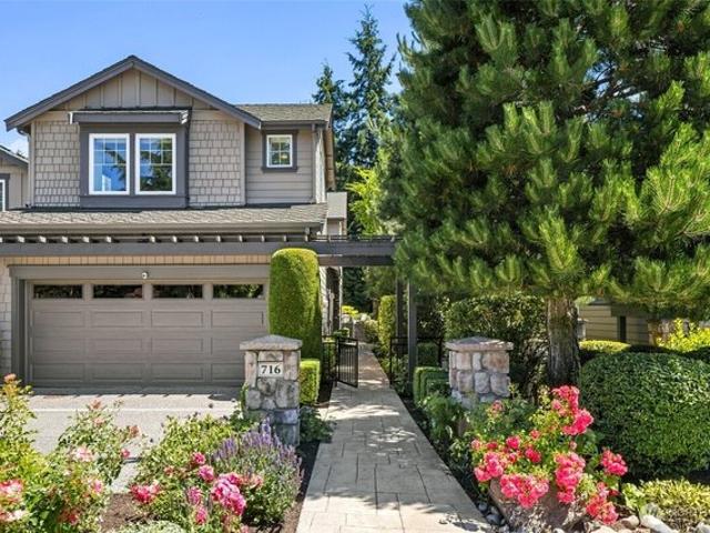716 99th Ave NE, Bellevue, WA 98004