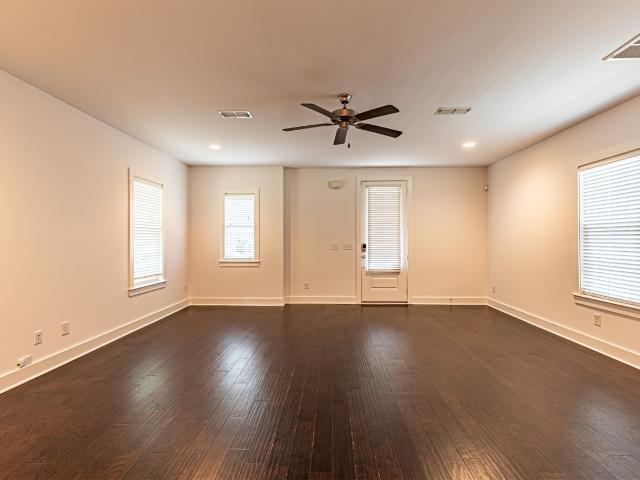716 Cottage Park Dr