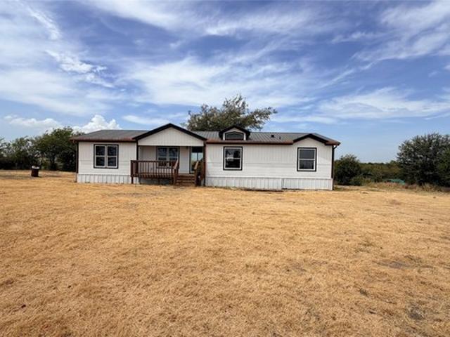 716 Coyote Trl, Rhome, TX 76078