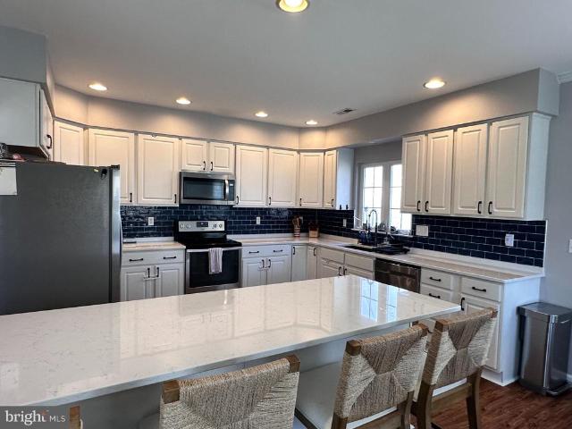 716 Cloverfields Drive