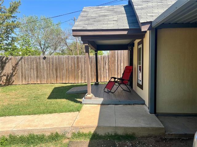 716 Baylor Street