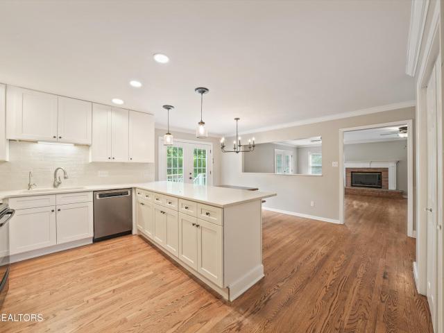 716 Bridgeport