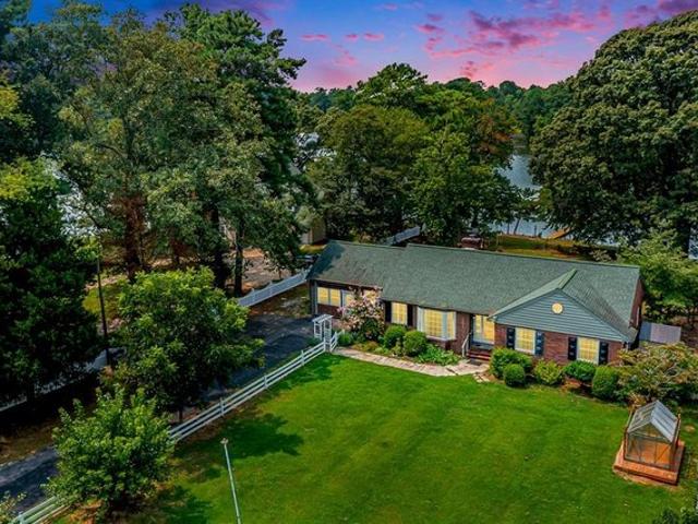 716 Buzzards Point Rd, Reedville, VA 22539