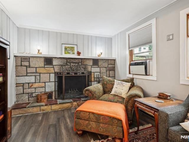 716 Glen Road