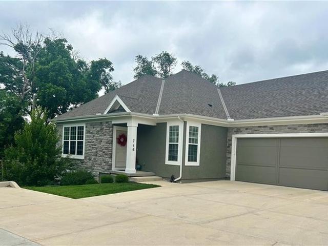 716 E 110th Ter, Kansas City, MO 64131