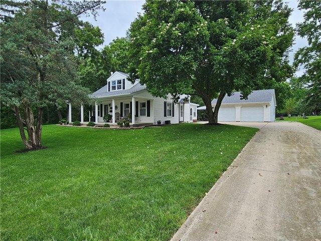 716 E Jackson St, Sullivan, IL 61951