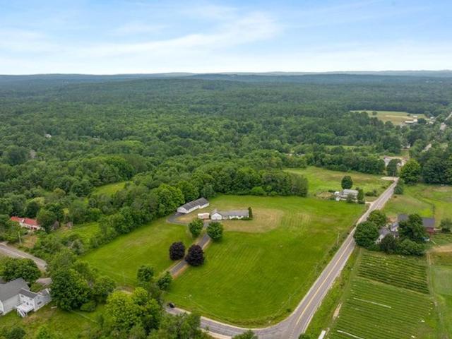 716 Hodsdon Rd, Pownal, ME 04069