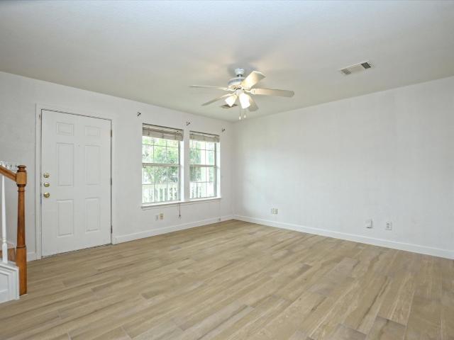 716 Honeysuckle Dr