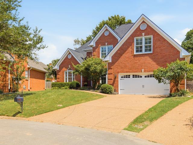 716 Hampton Cv